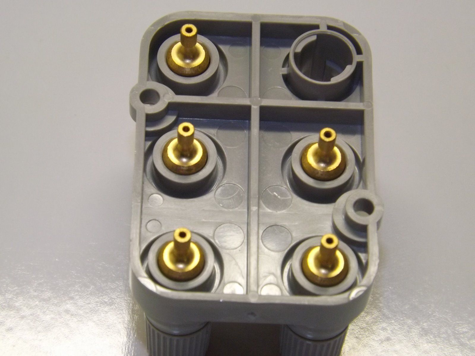 Index of /eevblog.docs/HP_Agilent_Keysight/3458A/www/terminal_blk_03458 ...